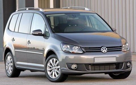 Volkswagen Touran Automatic 7 Pax - Cars - Favorit Car - Rent out your ...